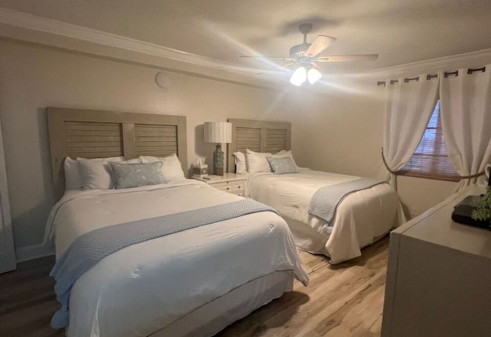 Snow Birds! Beachfront! Open Concept! Stunning 100 'of Glass!, Perdido ...