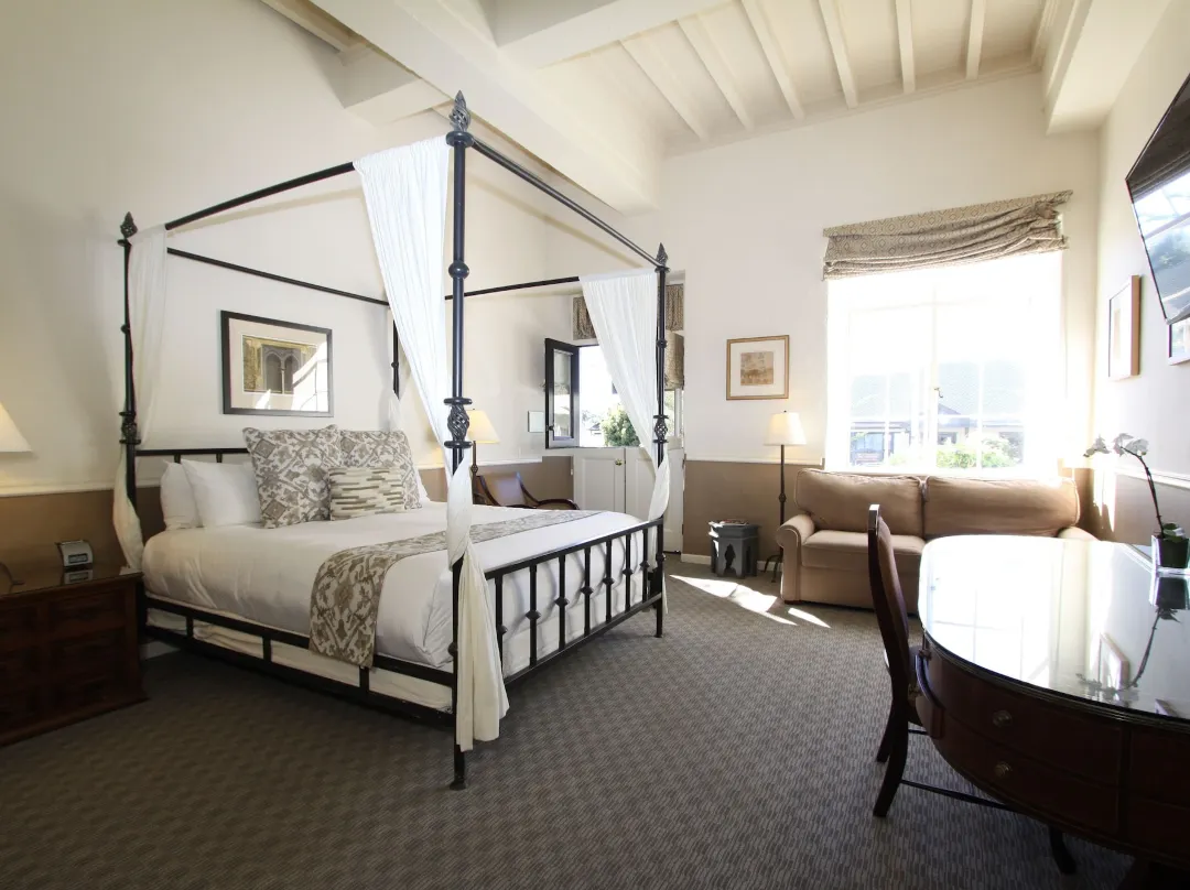 Cypress Inn Carmel-by-the-sea - Carmel-by-the-Sea, CA