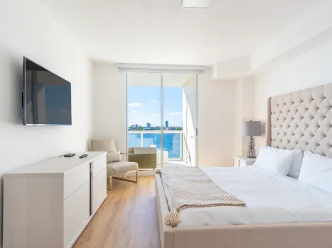 Golden Bay 502 - North Miami Beach, FL