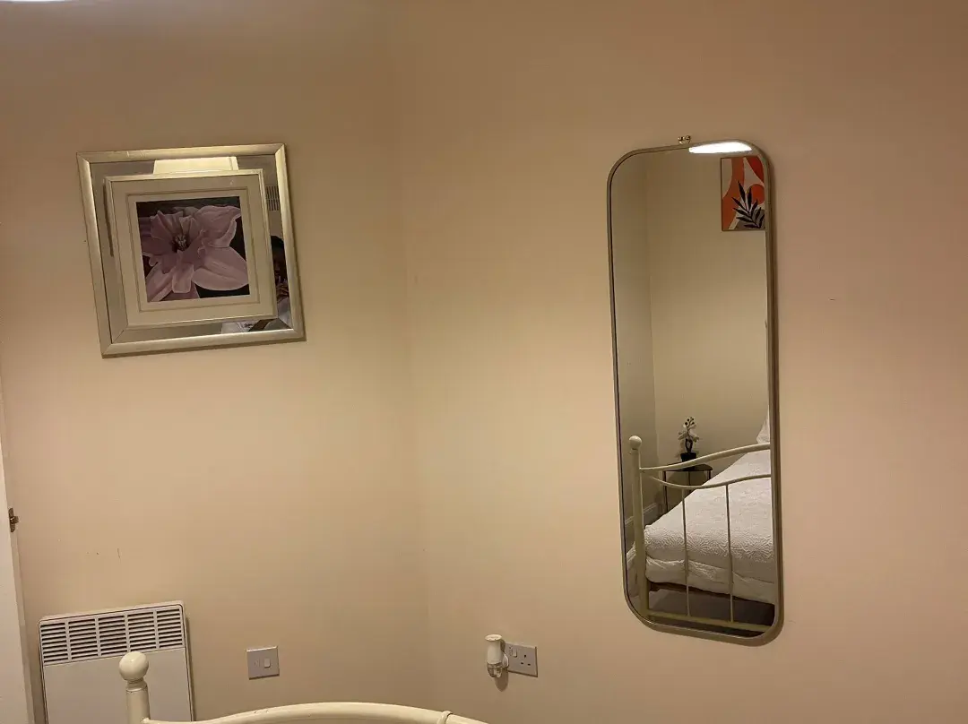 Deluxe Private Room In A Flat W Fast Wifi, Netflix, Free Parking - Wolverhampton