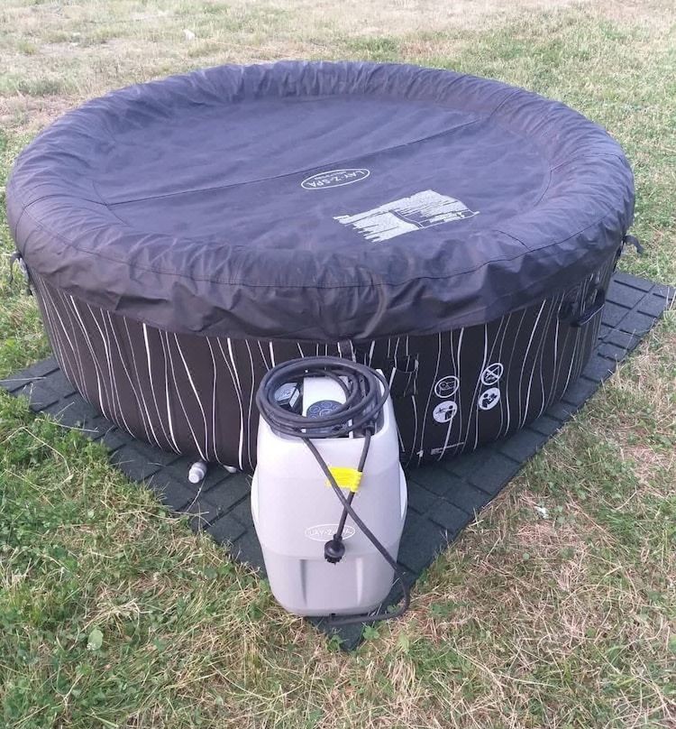 Typical Cottage In Brasov Mountain Region, Romania - 브란