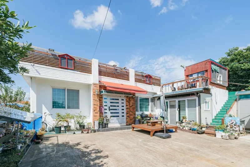 Seogwipo Jeju Onon Pension - Jeju