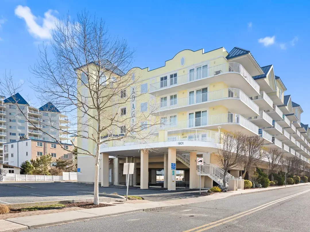 Stunning Ocean Views And Cozy Living Space - Elegant Beachfront Escape - Ocean City, MD