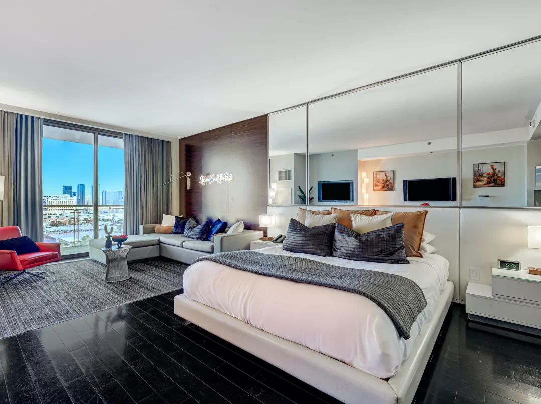 Luxury 21st-floor Condo | Strip Views | No Resort Fees | Balcony & Spa Bath - Las Vegas