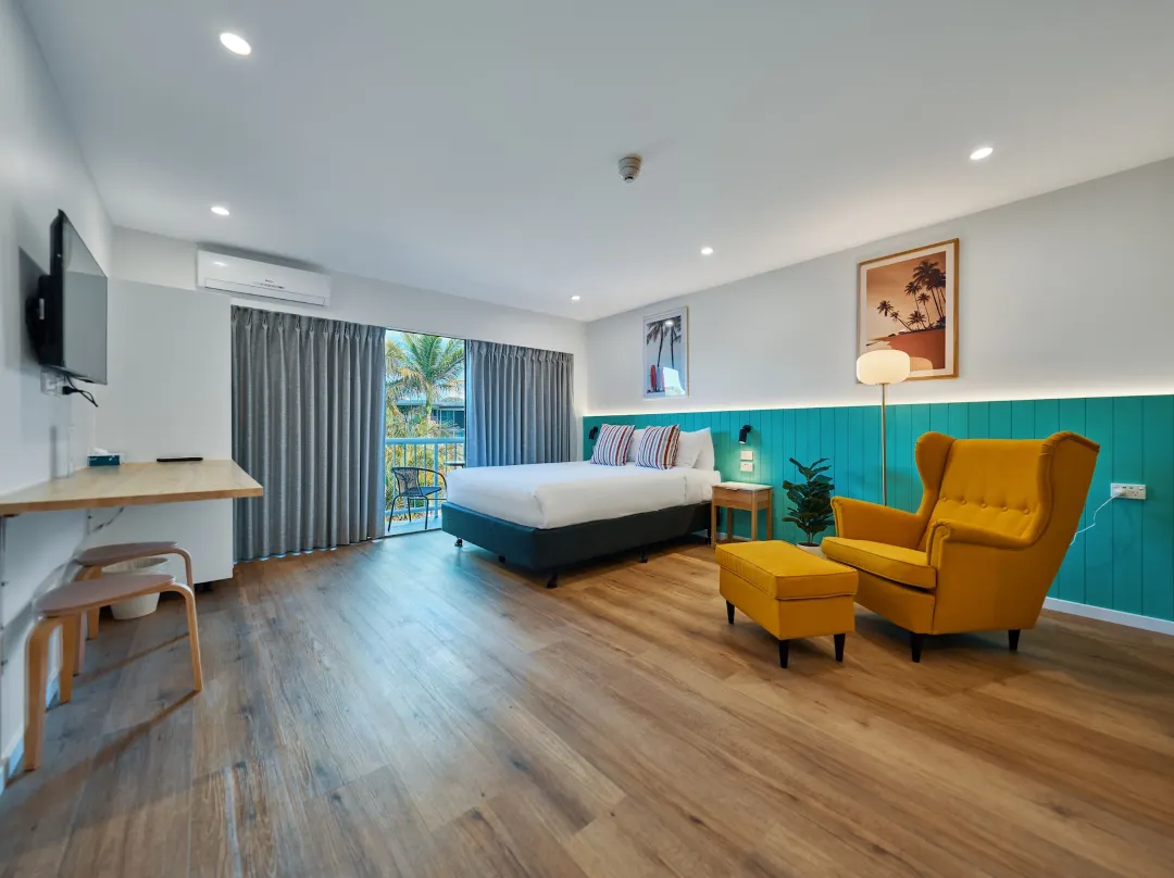 Red Star Palm Beach - Gold Coast