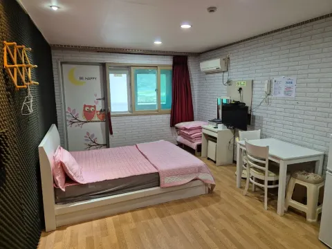 Gyeongsan Byeolgwan Pension - Daegu