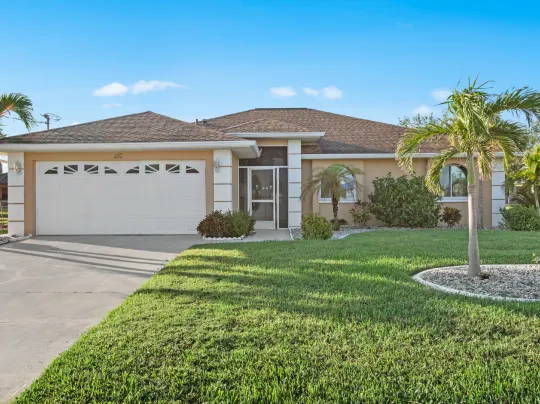 Courtyard Pool And Private Suites - Spacious Family Retreat - Sanibel Island, FL