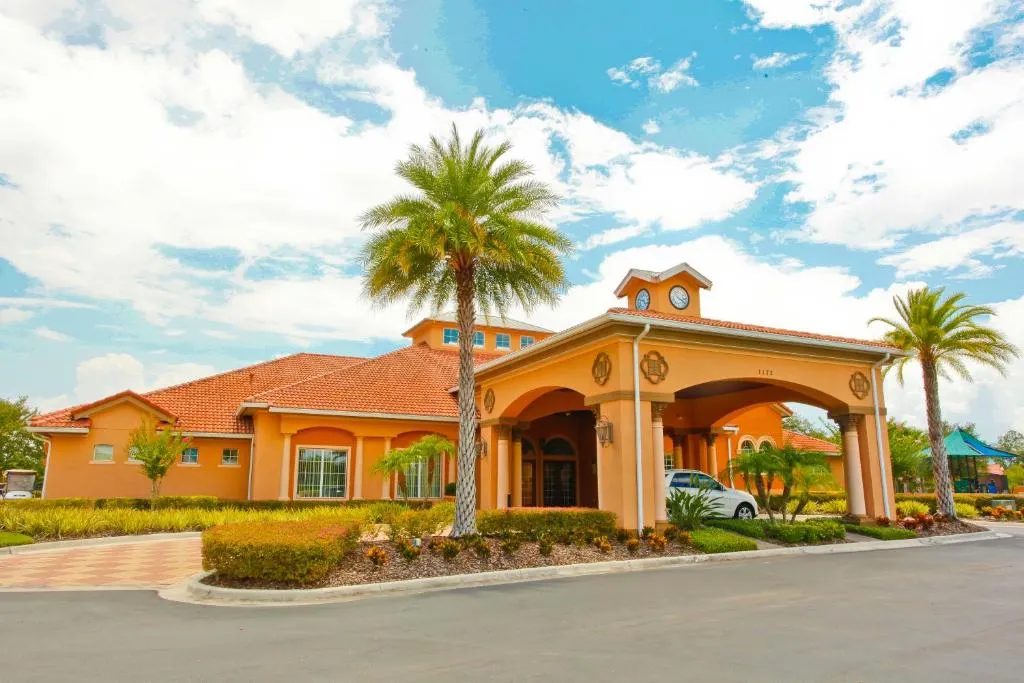 Spectacular Pool Home With Winery Tours, Theme Parks, & More - Kissimmee