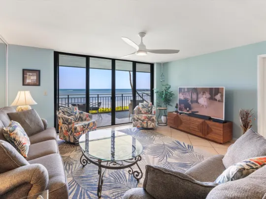 Oceanfront Balcony And Resort Amenities - Breathtaking Coastal Escape - Key West, FL