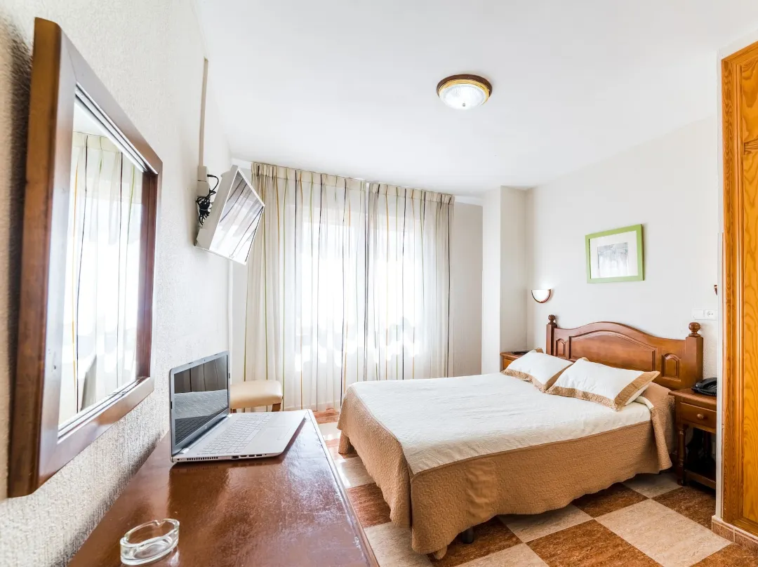 Hotel Sevilla En El Centro De Almería - Almería