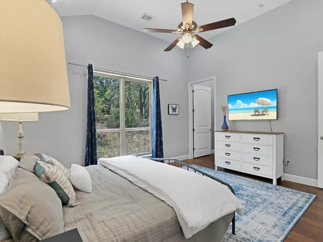 Charming Hill Country Retreat With Outdoor Deck - Cozy Escape - Canyon Lake, TX