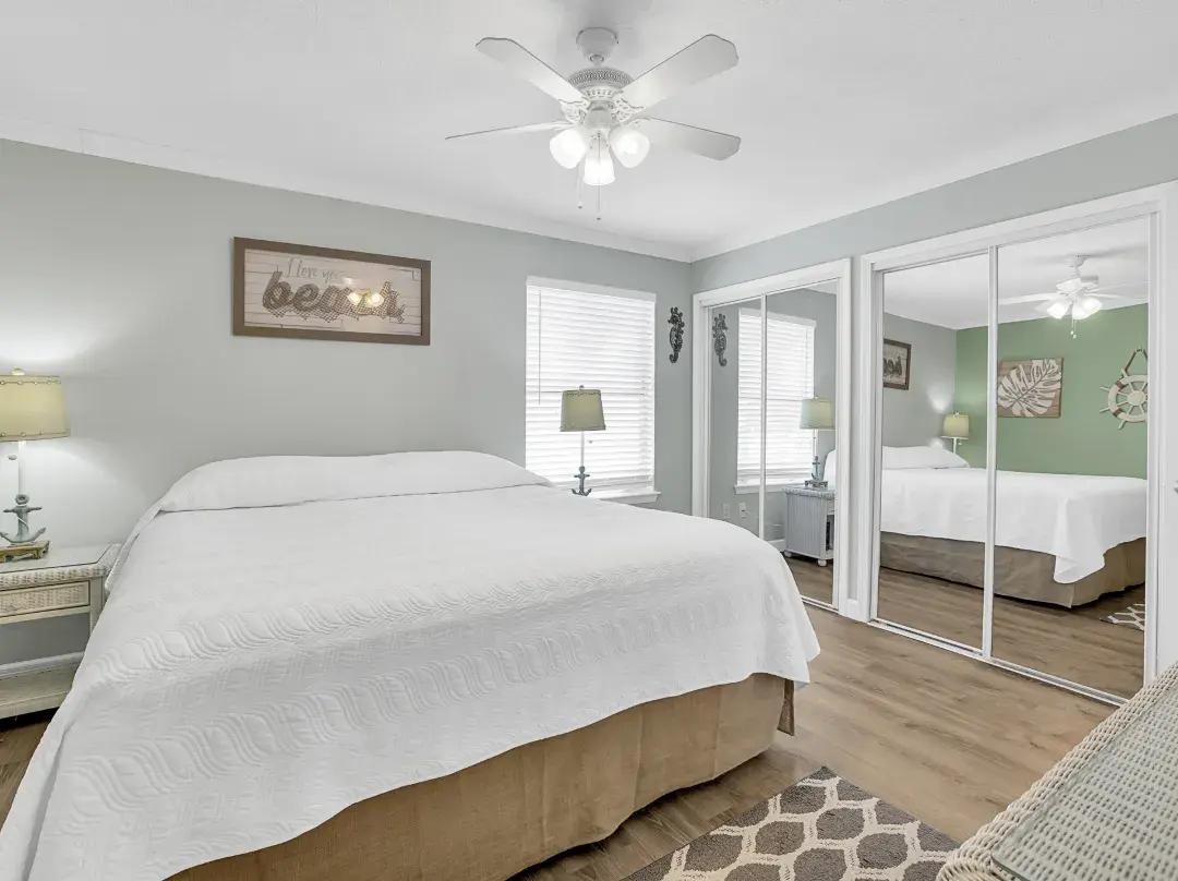 Stunning Beachside Haven - Retro Vibe, Steps To Beach - Panama City, FL