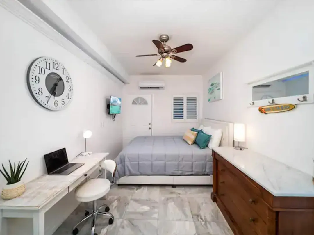 Waterside Escape W/queen Bed & Free Parking - Hollywood, FL