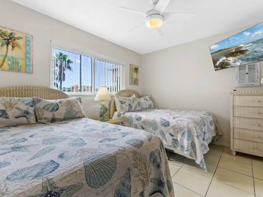 Secluded Elegance - Pool, Gulf View, Free Wifi, Bbq, Shuttle - St. Pete Beach