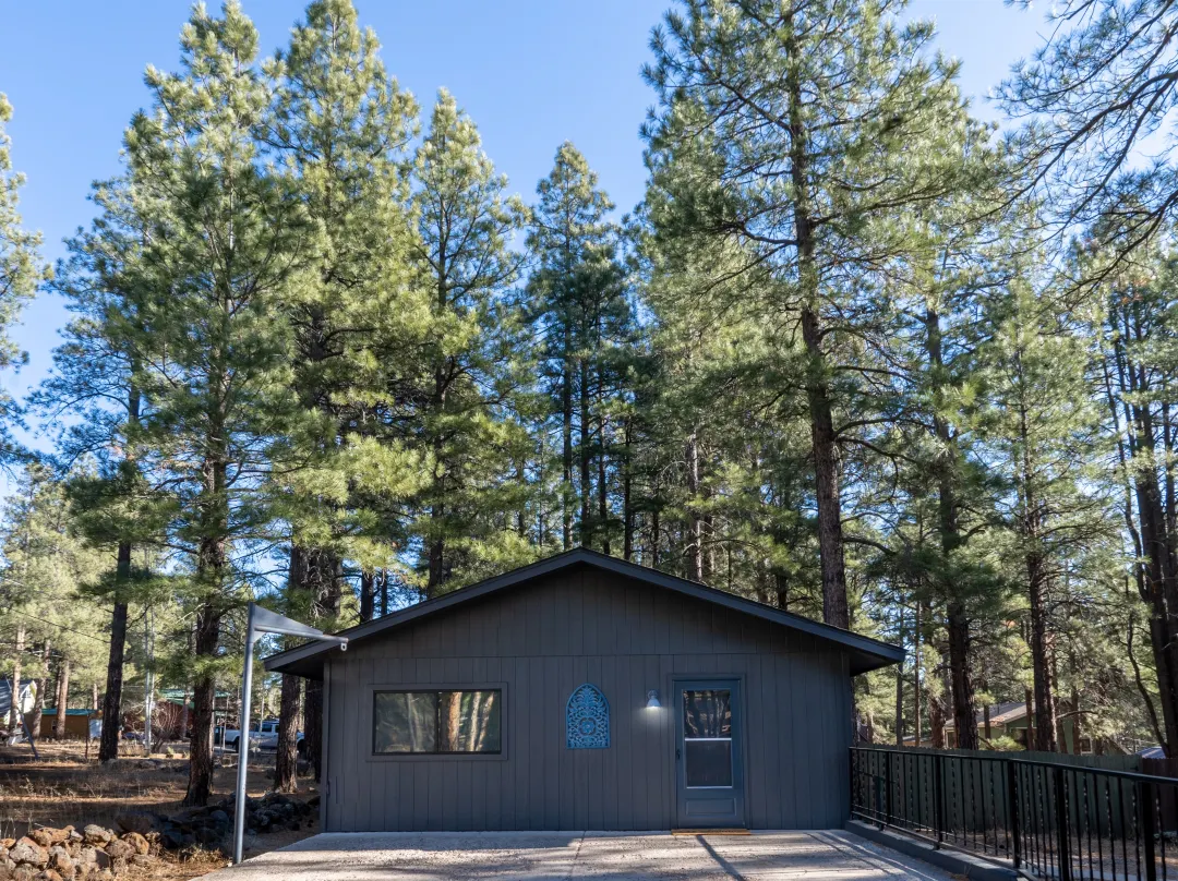 Scenic Trail Access And Modern Amenities - Charming Cozy Haven - Munds Park, AZ