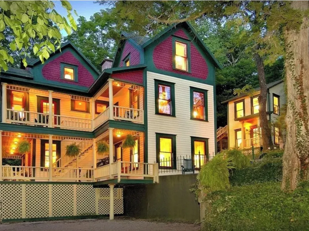 The 1883 Peabody House Bed & Breakfast - Eureka Springs, AR