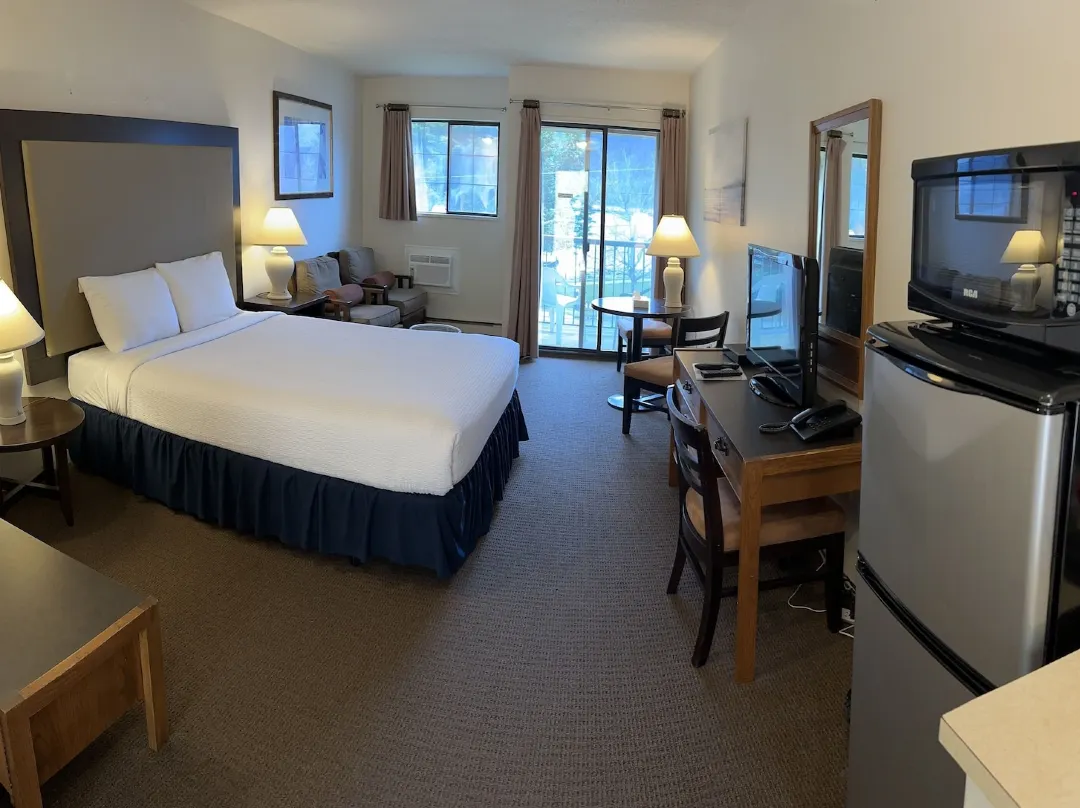 Wessex Inn By The Sea - Salt Spring Island
