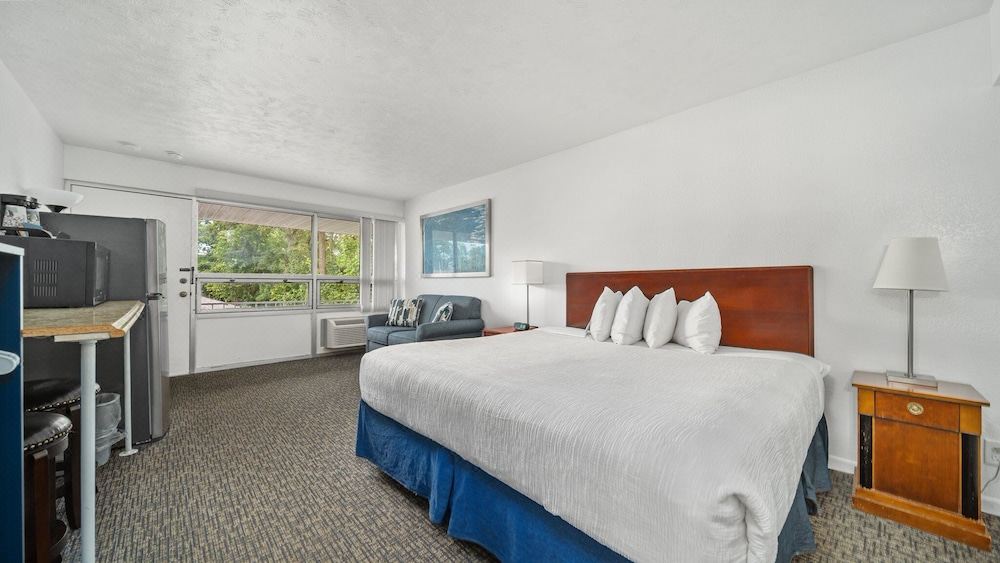 Grand Traverse Motel - Traverse City, MI