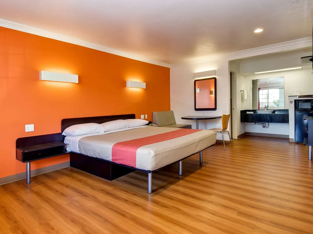 Motel 6 Garden Grove, Ca - Anaheim, CA