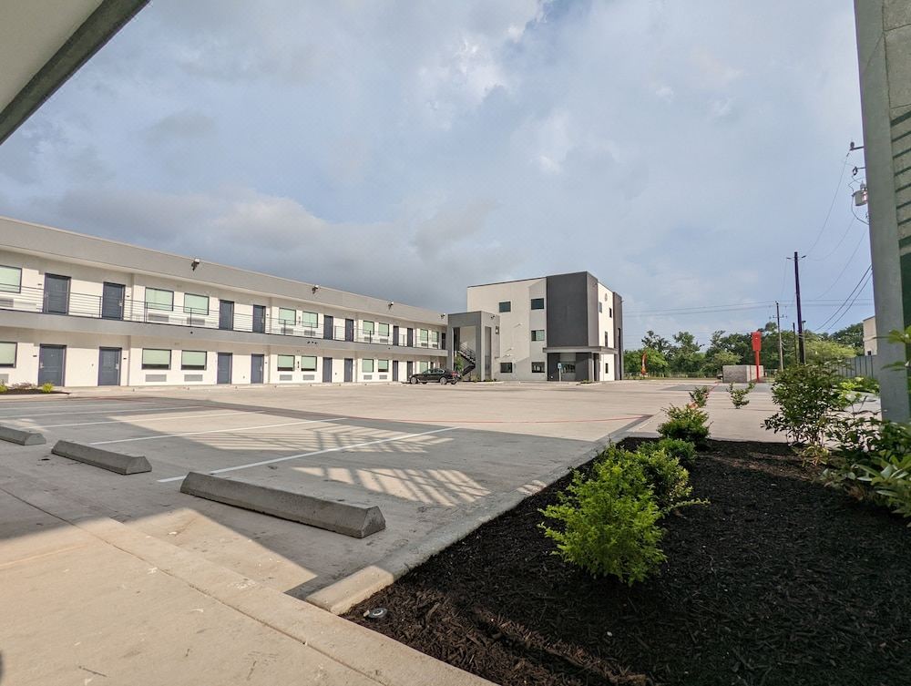 Crystal Inn - Crosby, TX