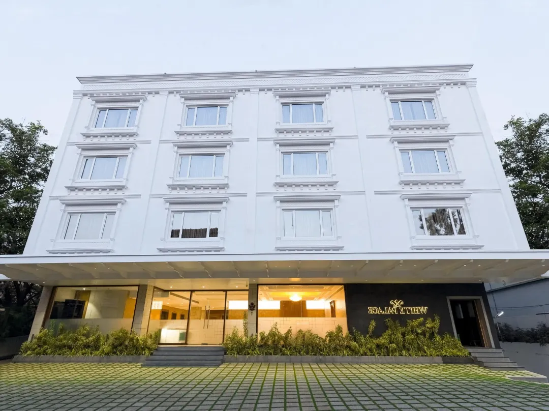 White Palace Hotel - Thrissur