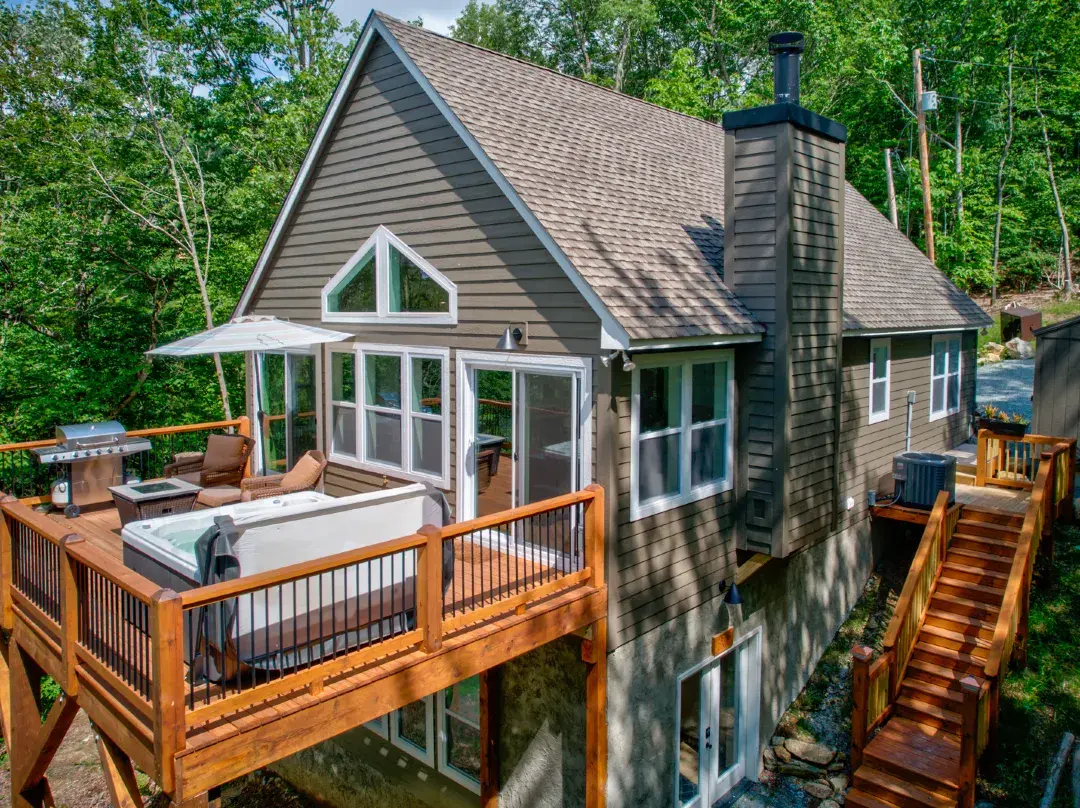 Spacious Living And Relaxing Hot Tub Views - Stunning Mountain Retreat - Beech Mountain