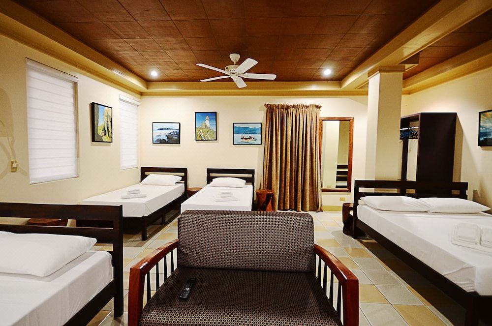 Den Den Guesthouse - Basco