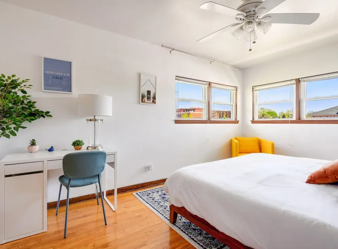 Free Parking And Lightning Fast Wi-fi - Cozy Retreat - Downers Grove