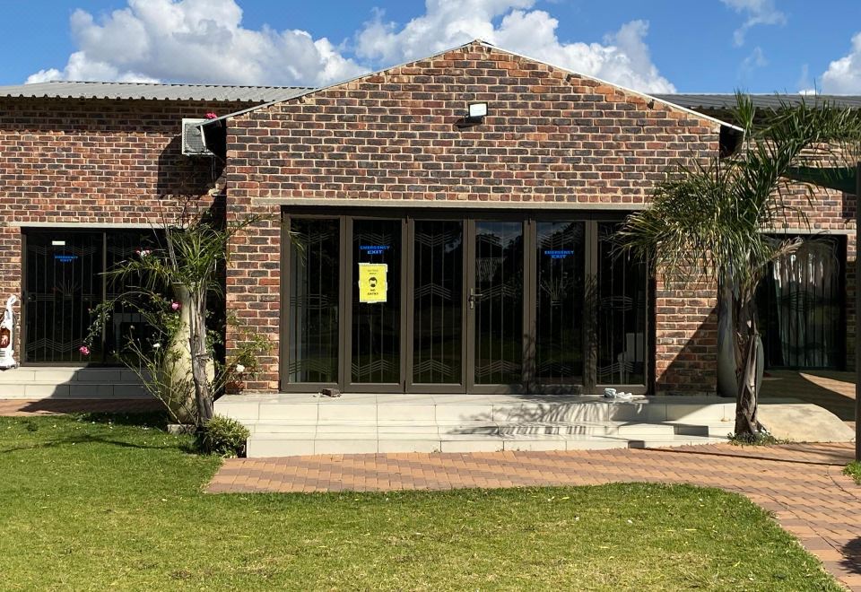 Iceberg Venue, Guest Lodge & Events Place お得に宿泊予約-ベノニ | Trip.com