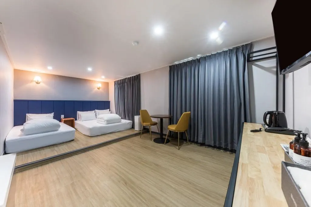 Hotel Bronze - 오동동