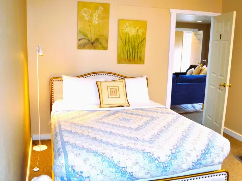 Cozy Nest Near Und Campus - Grand Forks, ND