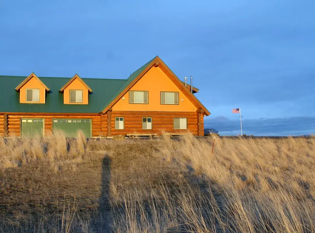 Breathtaking Views And Expansive Living Space - Exquisite Hilltop Retreat - Spokane Valley, WA