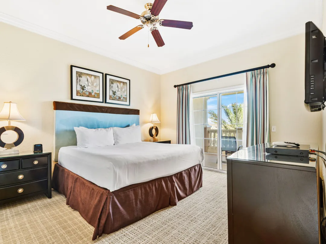 Water Park Access And Golf Course Views - Elegant Family Retreat - Haines City, FL