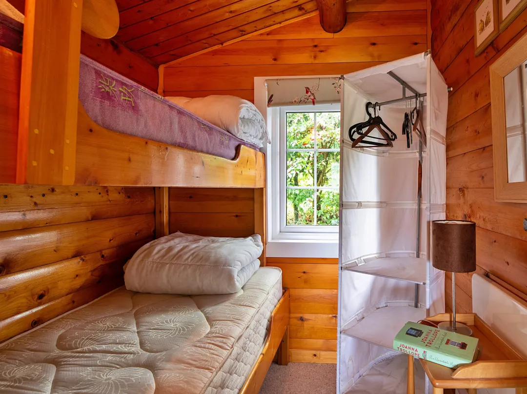 Log Cabin In Snowdonia Near Rhinog Mountains - Penrhyndeudraeth