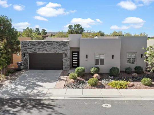 Private Pool And Rooftop Deck With Golf Course Views - Charming Oasis - Hurricane