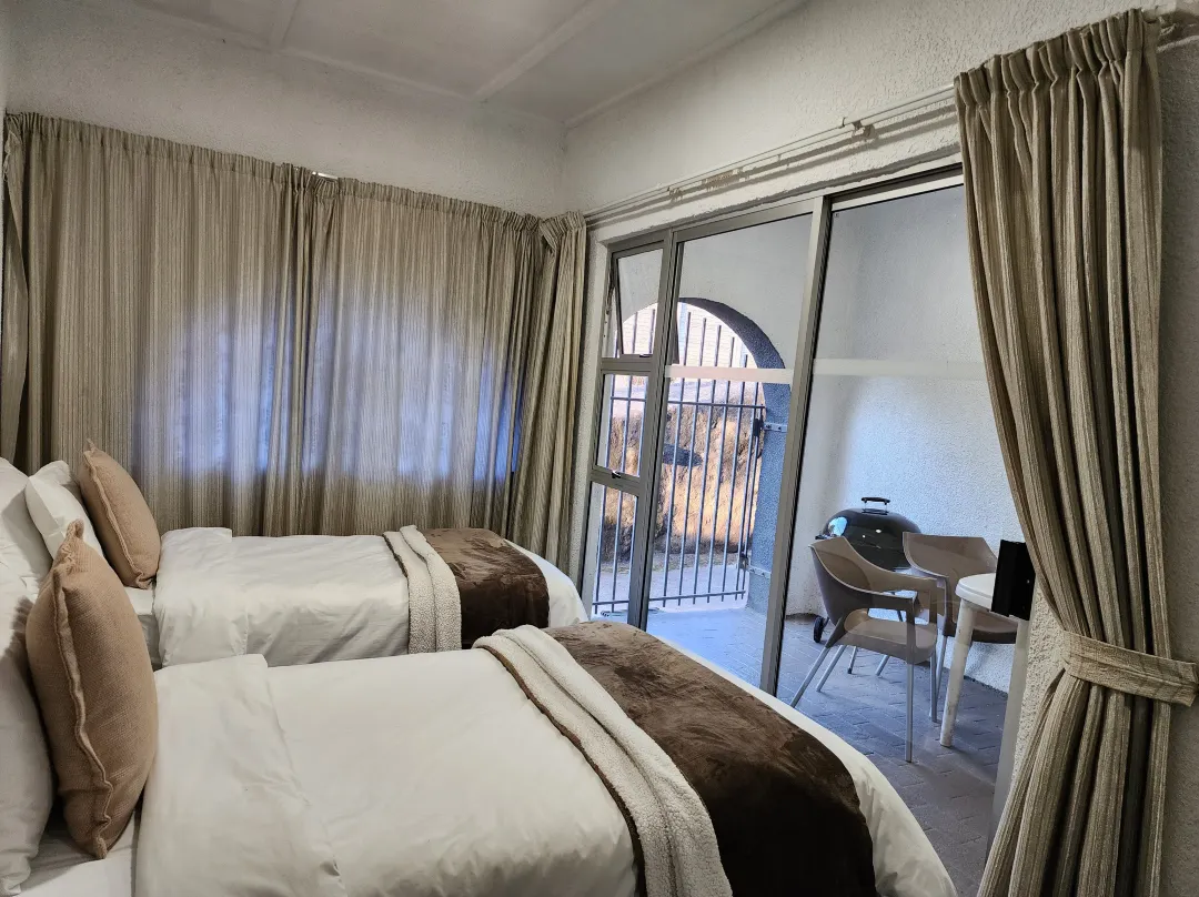 Busa House Self Catering Guest House - White River
