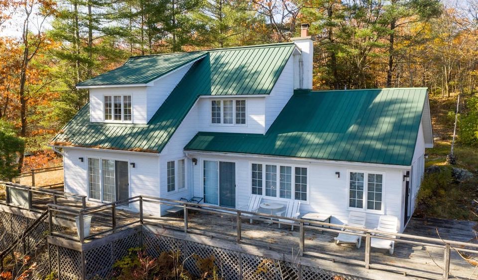 Blueberry Point A Classic Lake Joseph Family Cottage on a 900 ft ...