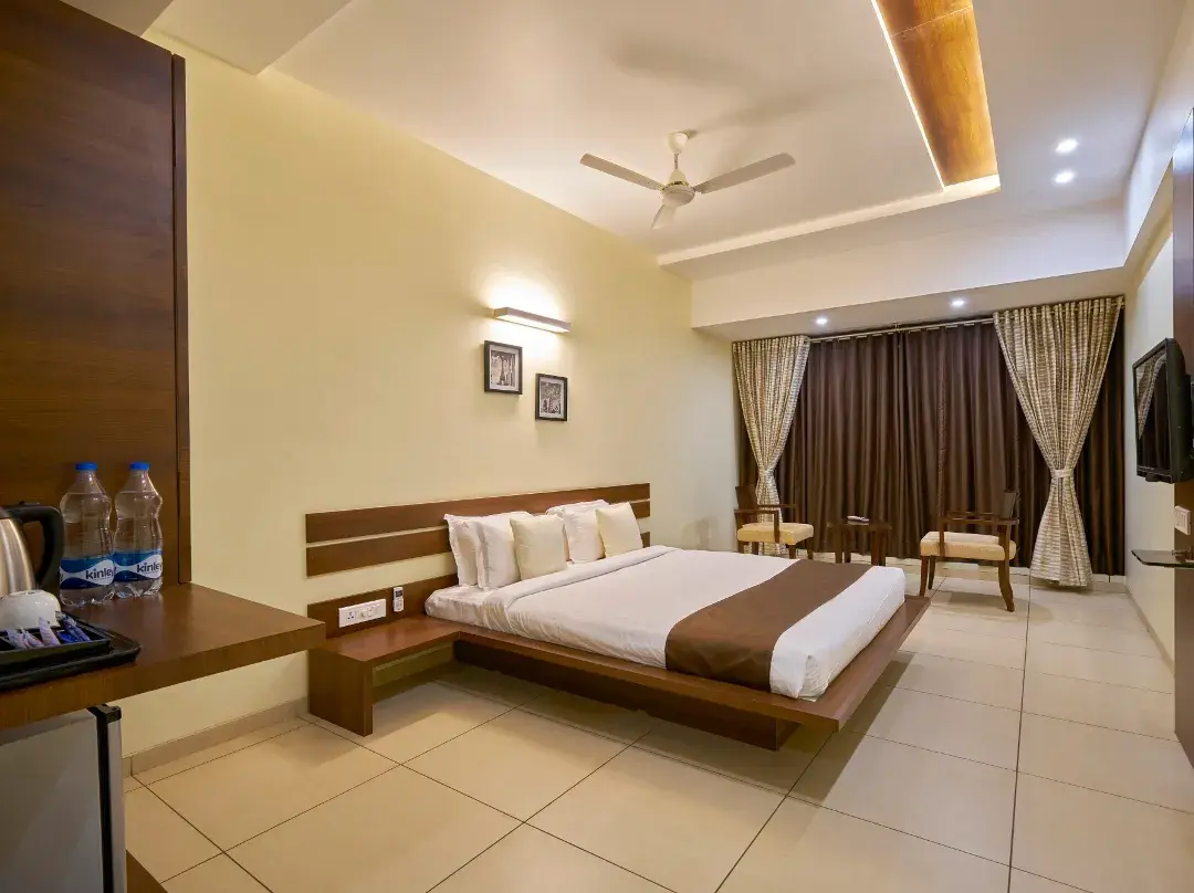 Hotel 3 Leaves - Kolhapur