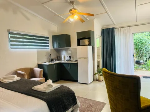 Busa House Self-catering Guest House - White River