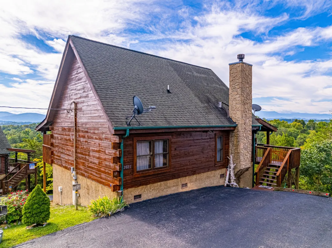 Mountain Access And Seasonal Pool - Captivating Mountain Retreat - Dandridge, TN