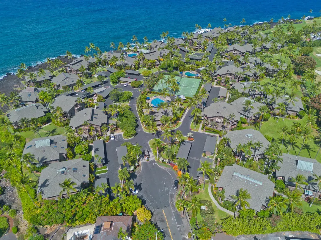 Stunning Views And Multiple Swimming Pools - Luxurious Hawaiian Retreat - Captain Cook, HI