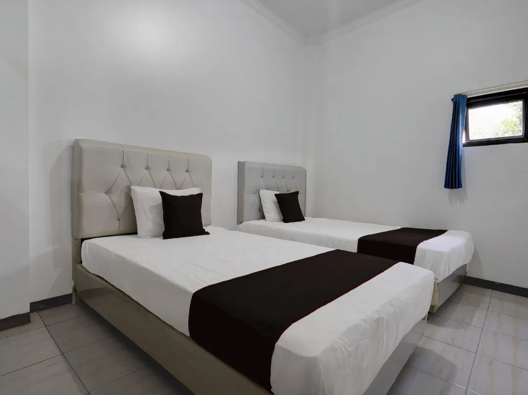 Hotel O 94843 Syariah Hj. Lilis Sukabumi - Sukabumi