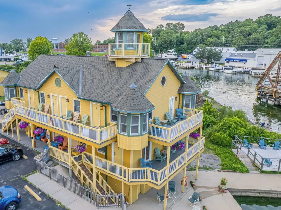 Bridge Inn - New Buffalo, MI