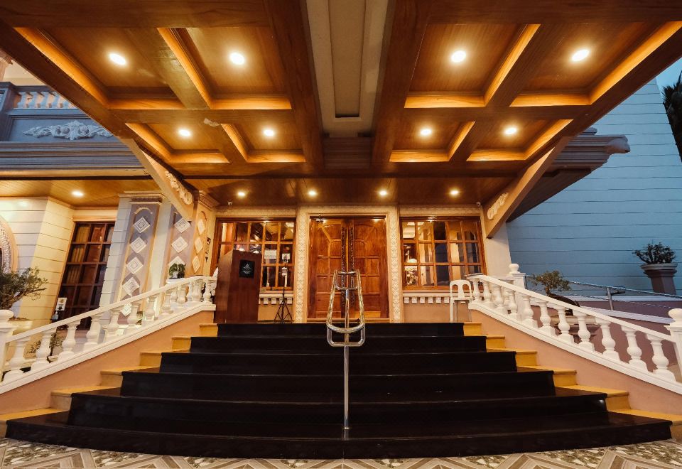 2025 Updated Prices, Deals & Reviews | Trip.com