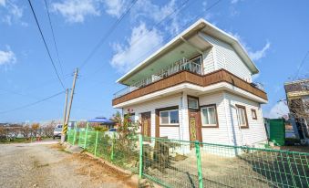 White House Pension on Nonsan Hill, Nonsan-si - 2025 Latest Prices ...