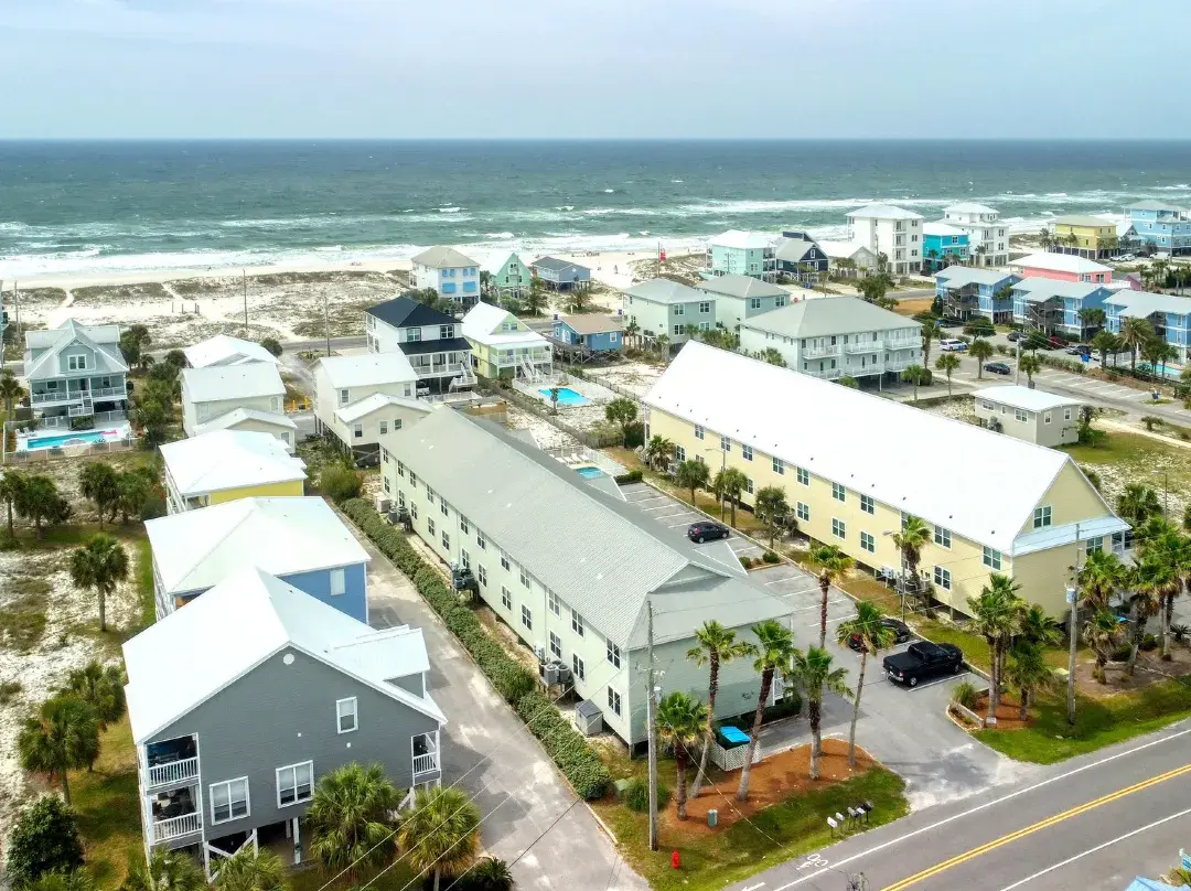 Community Pool And Close To Beach Access - Charming Cozy Haven - Gulf Shores, AL