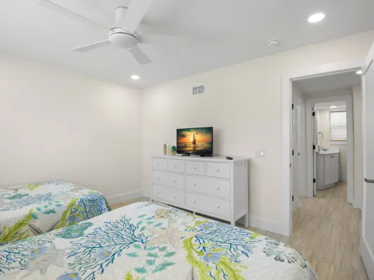 Patio And Heated Swimming Pool - Charming Coastal Retreat - St. Pete Beach, FL