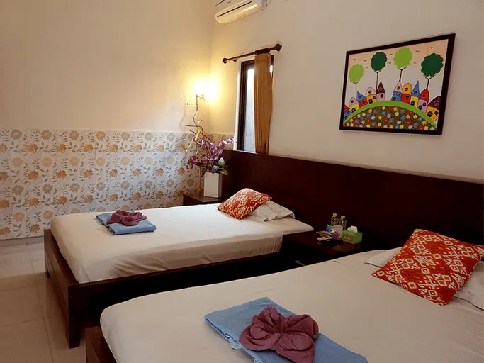 Dpavilion Guest House & Resto - Malang