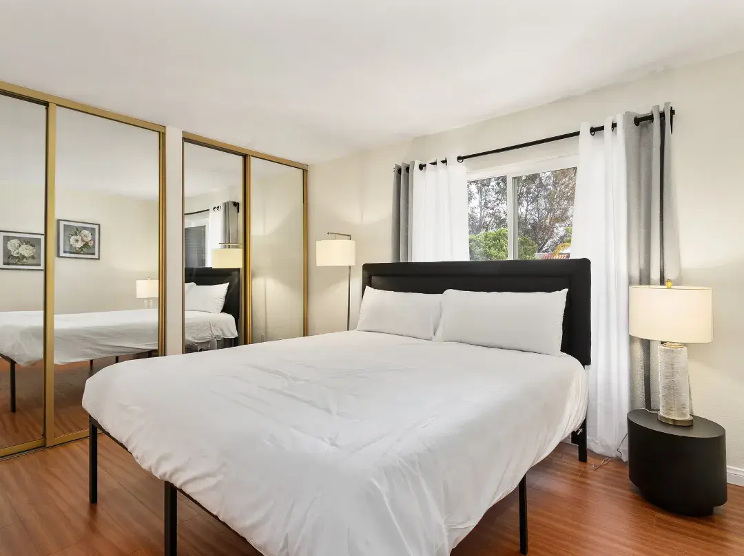 Sparkling Pool And Spa - Charming Coastal Retreat - 엔시니터스