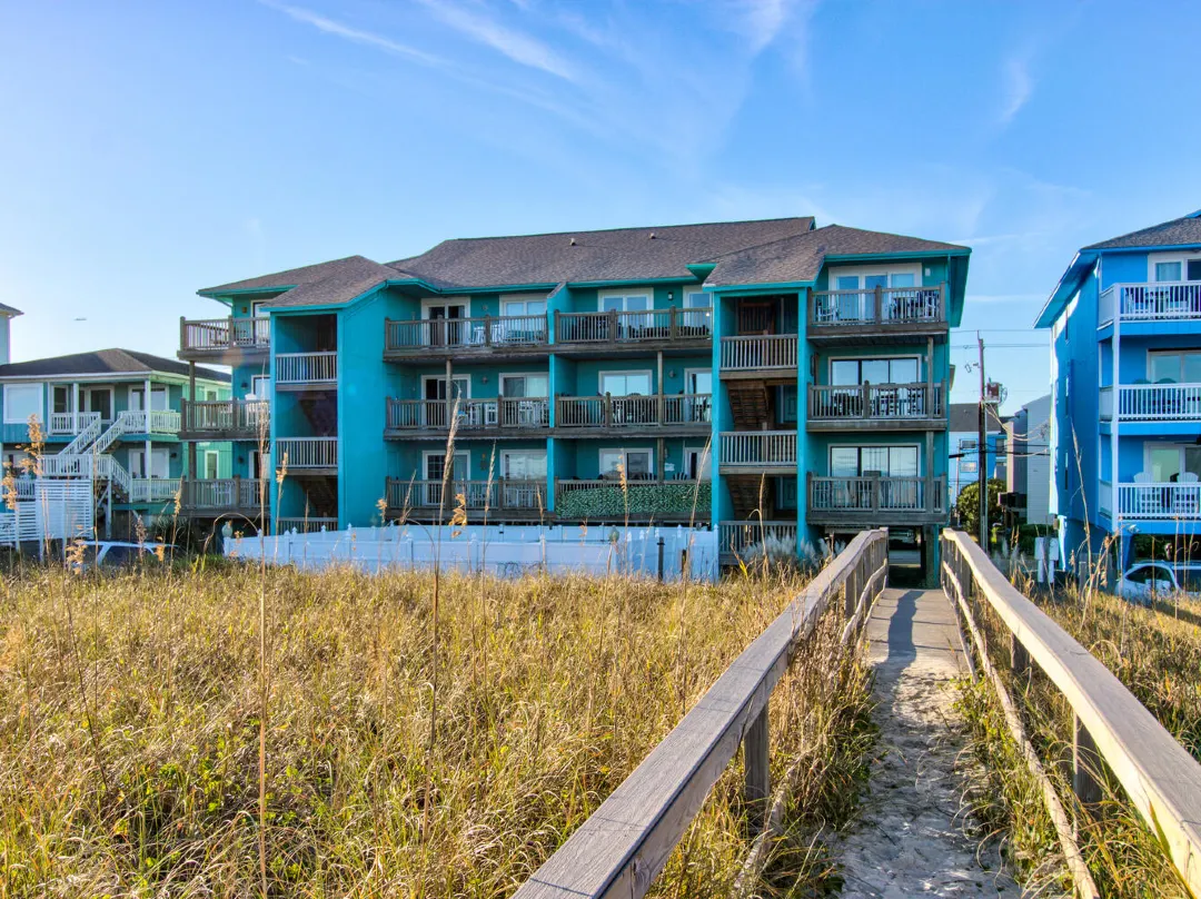 Oceanfront Views And Community Pool - Charming Coastal Haven - Carolina Beach, NC